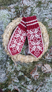 Ravelry: Selbuvotter med bukkehorn / Selbu mittens pattern by Judith ...