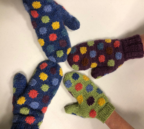 Ravelry: Put Me in the Zoo Mittens pattern by Julia Farwell-Clay