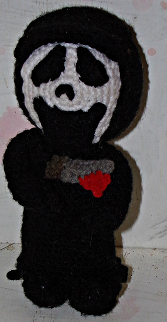 Ravelry: Ghostface the Mini Hugging Scream pattern by Greybriar Hollow