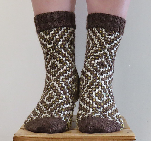 Ravelry: Squaring Off pattern by Shuyi Wu
