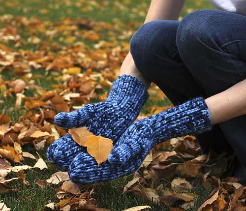 Ravelry: Drawstring Mittens pattern by Michelle Krause