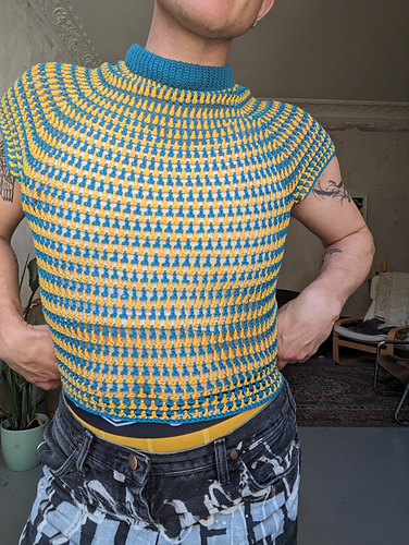 Ravelry: Mesh Me Up Raglan pattern by Lindsey Muscarella