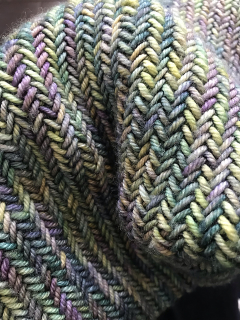 Ravelry: Herringbone Stitch pattern by Yarnplaza.com