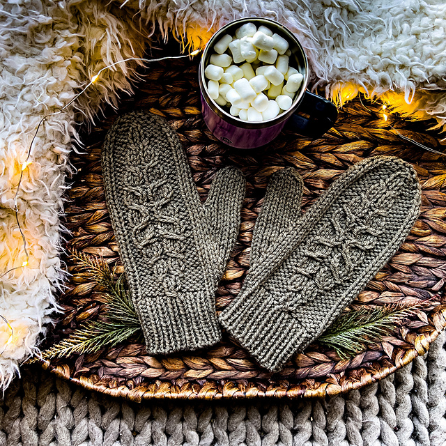 Ravelry: Snow Fern Mittens pattern by Kalurah Hudson