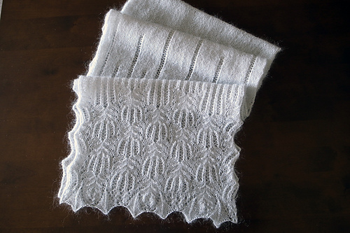 Ravelry: Panna Frost Flower Lace Shawl pattern by Foldi knit