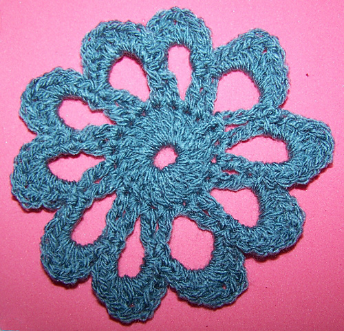 Ravelry: Easy Crochet Flower Motif in Three Rounds pattern by Simone Roeder