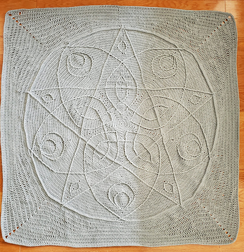 Finished my pentacle knot throw blanket, pattern is done! : r/crochet