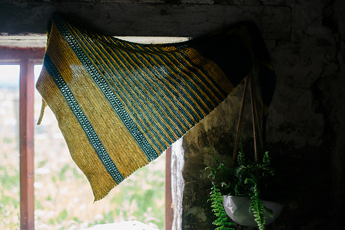 Ravelry: Flag Iris pattern by Kat Goldin