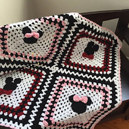 Ravelry: Mickey Mouse and Minnie Mouse Crochet Blanket pattern by ...