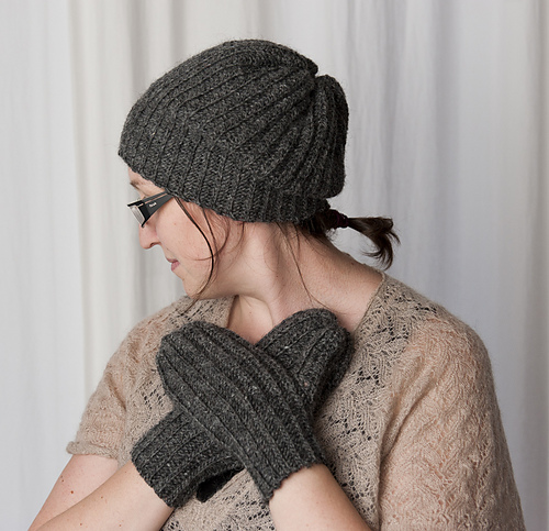 Ravelry: Ribbed Lopi Mittens pattern by Katie Hanken