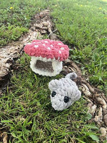 Ravelry: Mouse House pattern by kawaiicuddlebug