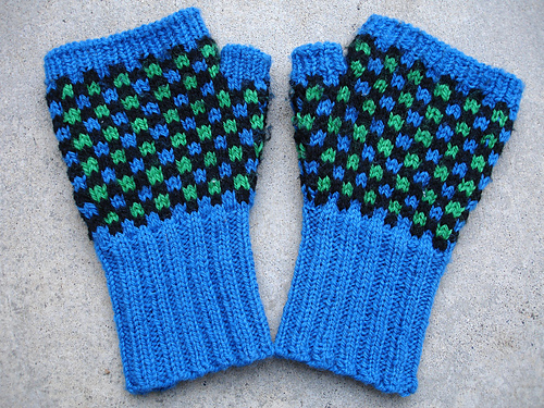 Ravelry: Three-Color Mitts pattern by Kara Shallenberg