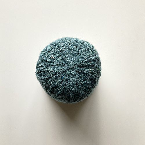 Ravelry: Twisted Stitch ZIGZAG Hat pattern by Tomoko Nishimura