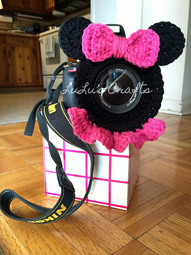 Ravelry: Minnie Mouse Camera Lens Buddy pattern by Kelsey Bieker