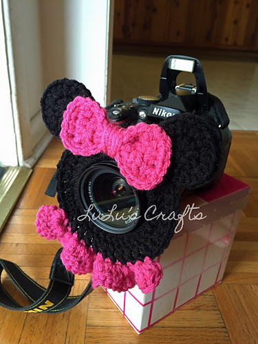 Ravelry: Minnie Mouse Camera Lens Buddy pattern by Kelsey Bieker