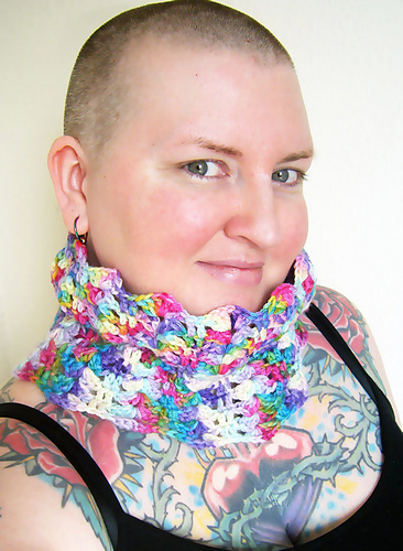 Ravelry: Dentelle Cowl pattern by Shara Made