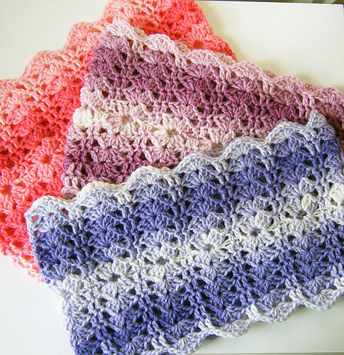 Ravelry: Dentelle Cowl pattern by Shara Made