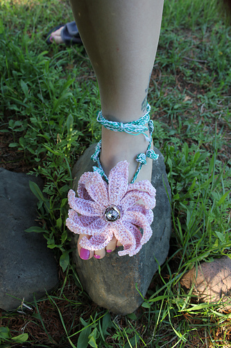 Ravelry: Pixie Blossoms Barefoot Snadal Pack pattern by Sick 'Lil Monkeys