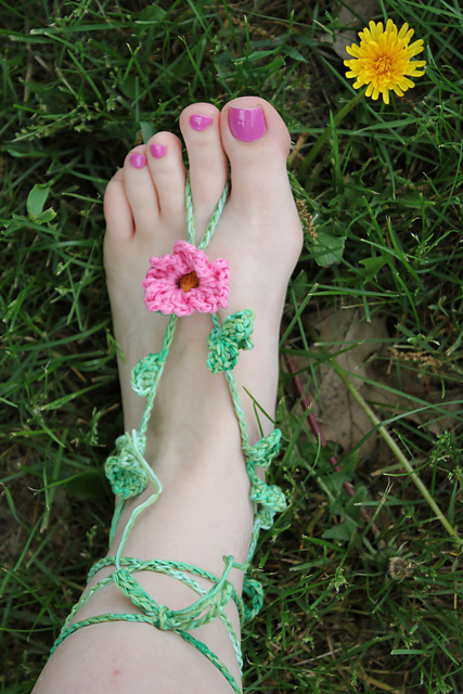 Ravelry: Pixie Blossoms Barefoot Snadal Pack pattern by Sick 'Lil Monkeys