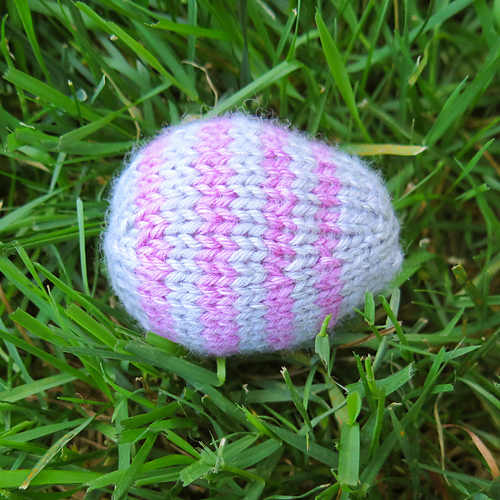 Ravelry: Easter Eggs pattern by Kerry Robb