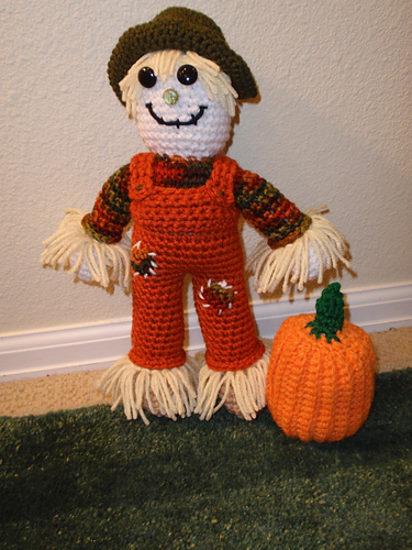 Ravelry: Scarecrow pattern by Sheila Leslie