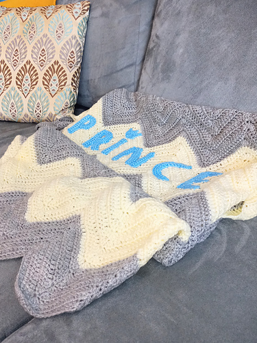 Ravelry: Receiving baby blanket PRINCE&PRINCESS pattern by Cat Summer