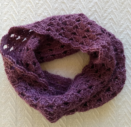 Ravelry: Simple Shells Cowl pattern by Mary Onorati