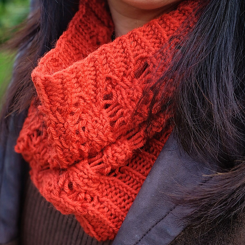 Ravelry: Crux Cowl pattern by Laura Nelkin