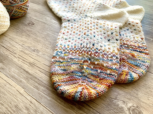 Ravelry: Sprinkle Socks pattern by Oakwood Knits
