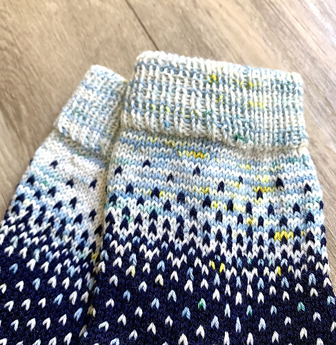 Ravelry: Sprinkle Socks pattern by Oakwood Knits