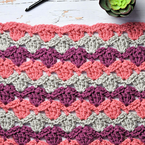 Ravelry: Striped Fans Throw pattern by Kim Guzman