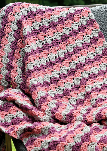 Ravelry: Striped Fans Throw pattern by Kim Guzman