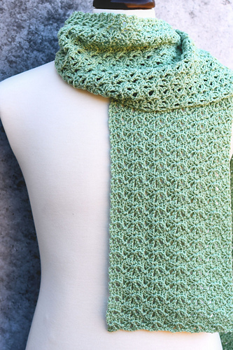 Ravelry: Easy Shell Scarf pattern by Kim Guzman