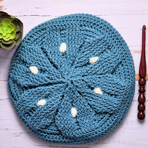 Ravelry: Snow Day Beret pattern by Kim Guzman