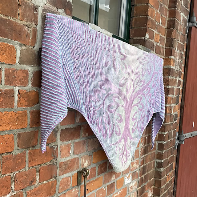 Ravelry: LoLa Illusion Shawl Tree of Love pattern by Garnmanufaktur