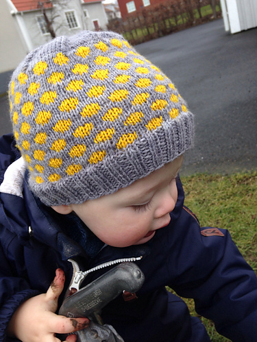 Ravelry: Dotty pattern by Diplo Docus