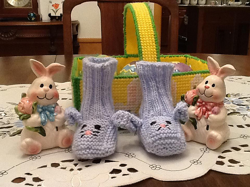 Ravelry: 0-634 Bunny Toes pattern by DROPS design