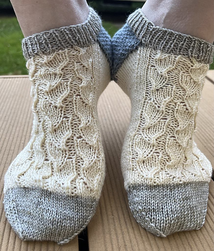 Ravelry: Delta pattern by Karine LF designer