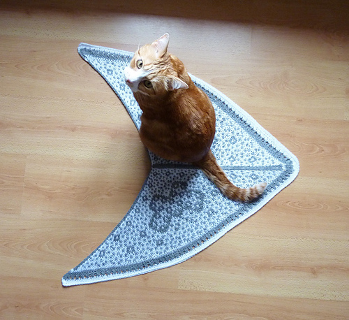 Ravelry: On the wing (knitted neckerchief) pattern by Iryna Klionava