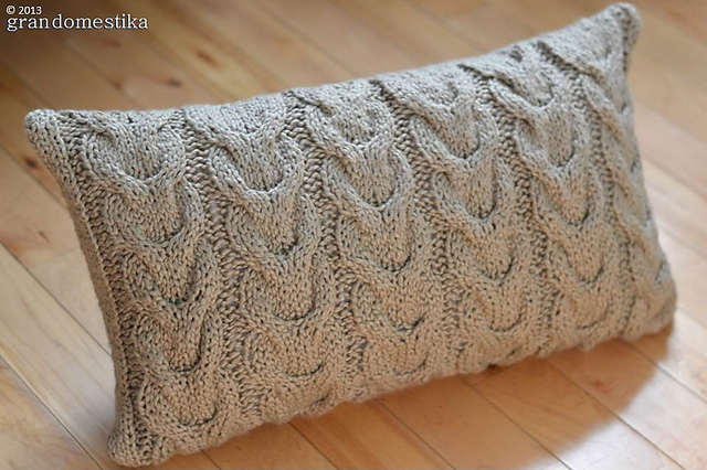 Ravelry: Horseshoe Cable Lumbar Pillow pattern by Kristy Schultz