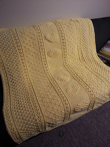 Ravelry: Aran Hearts Throw pattern by Bonnie Barker