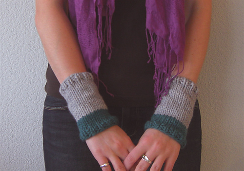 Ravelry: Colorblock Mitts pattern by Katelyn Cowan