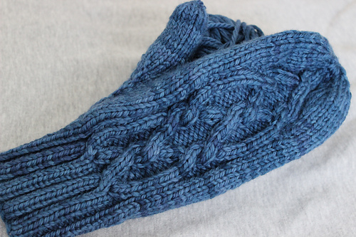 Ravelry: Red riding mittens pattern by Gabrielle Vézina