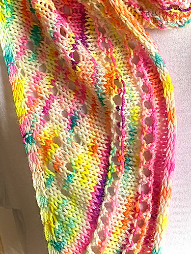 Ravelry: Funfair Shawl pattern by Doris Lindner