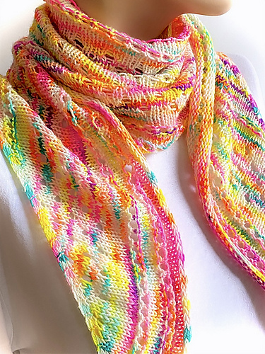 Ravelry: Funfair Shawl pattern by Doris Lindner