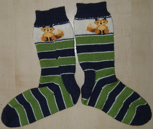 Ravelry: Small Fox Socks pattern by Rachel Bearse