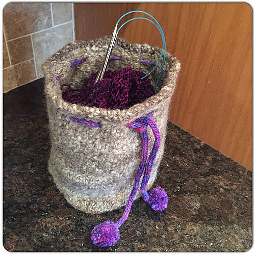 Ravelry: Vanilla Project Bag pattern by Anna Dalvi