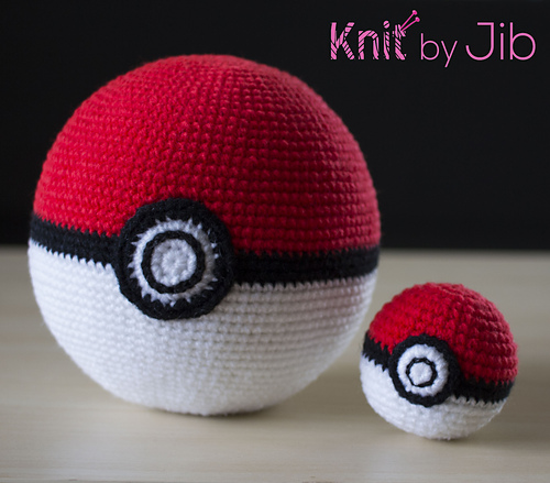 Ravelry: PokeBall pattern by Jib Thitiporn