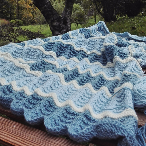 Ravelry: Waves baby blanket pattern by Knitting For Breakfast