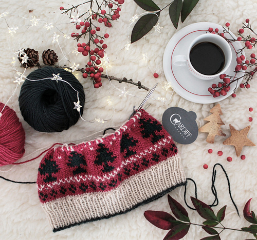 Ravelry: Christmas Holiday pattern by Knitting For Breakfast